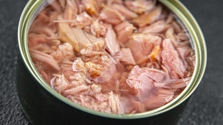 The Easiest Way To Tell Solid Tuna Apart From Chunk