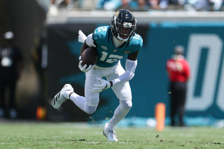Travis Hunter shows off new haircut before NFL debut
