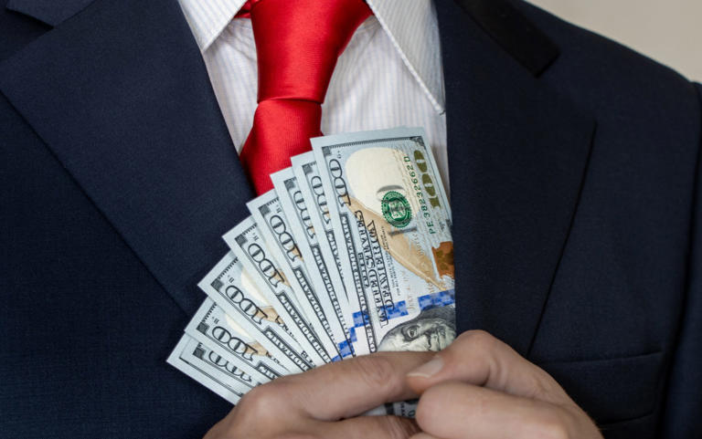 How to live a first-class life without a millionaire budget, according ...