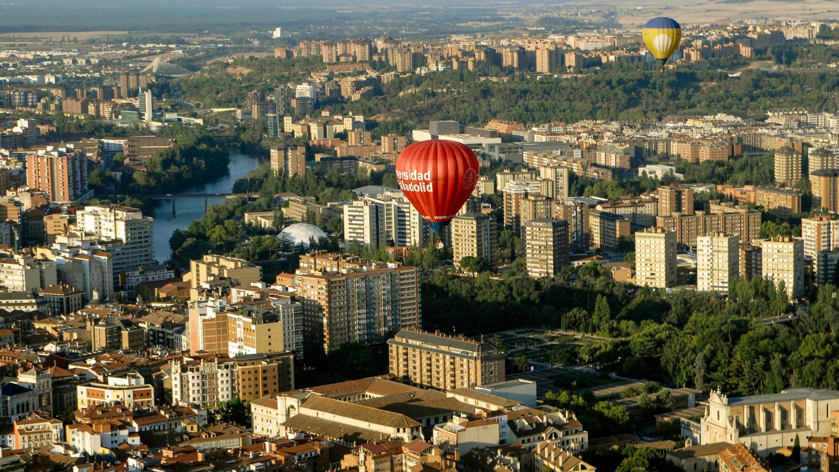 Los globos de los Criado del Rey conquistan el cielo de Valladolid