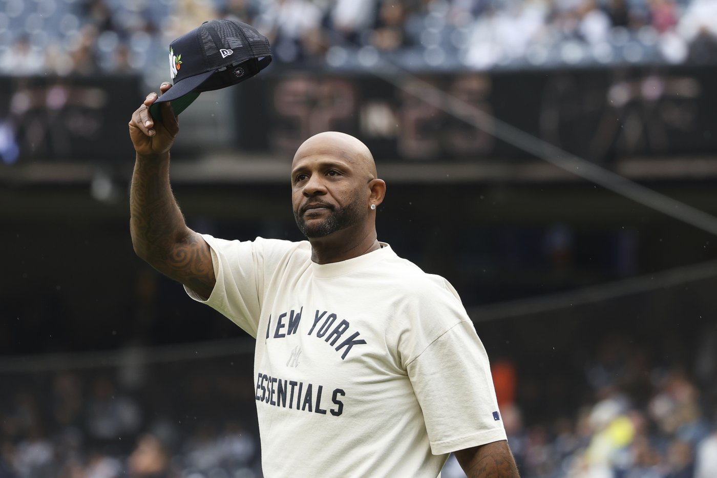 Judge makes diving catch as Yankees win 4-3, close within 2 games of AL ...