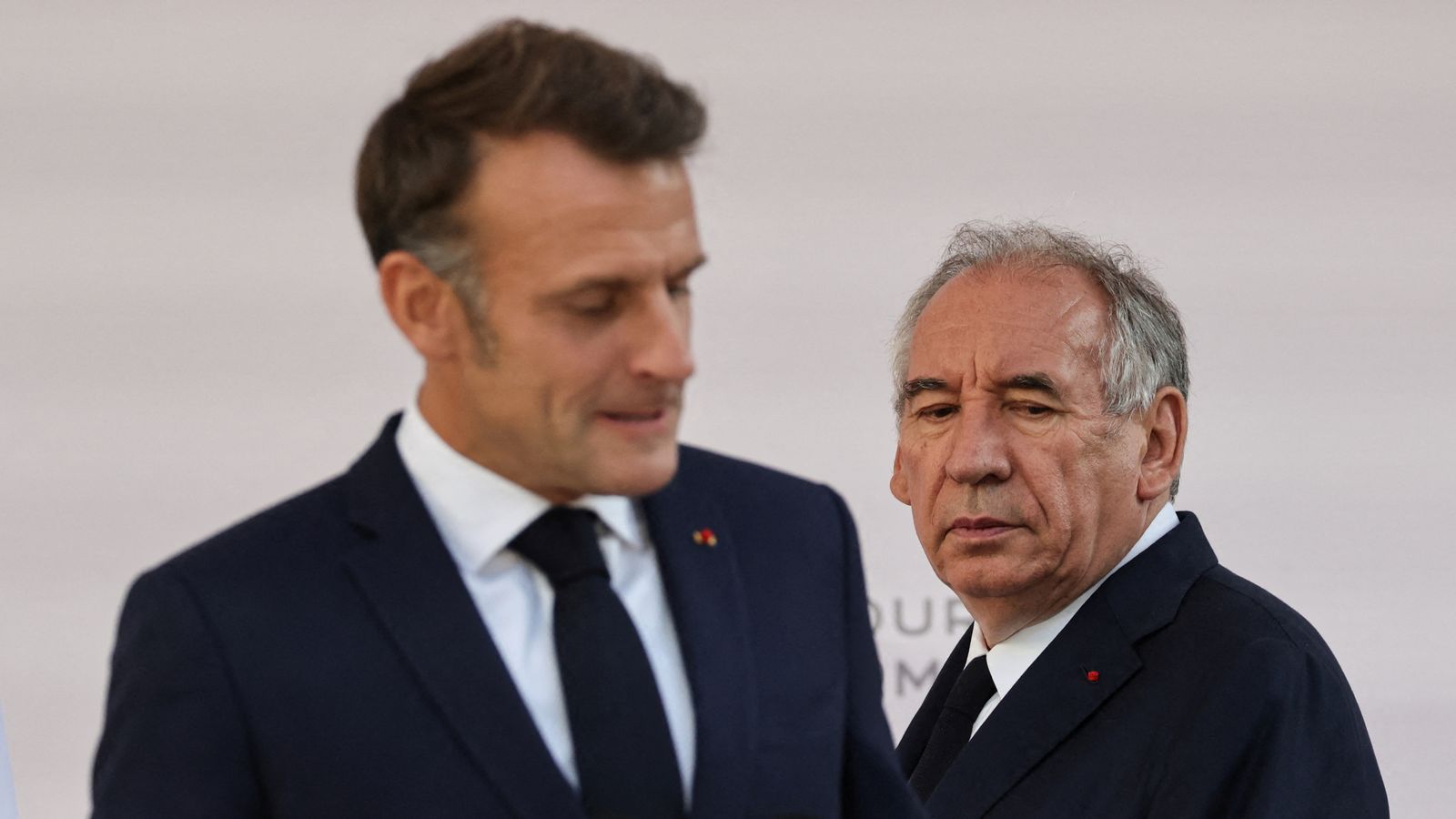 France on brink of economic and political crisis as PM looks set to ...