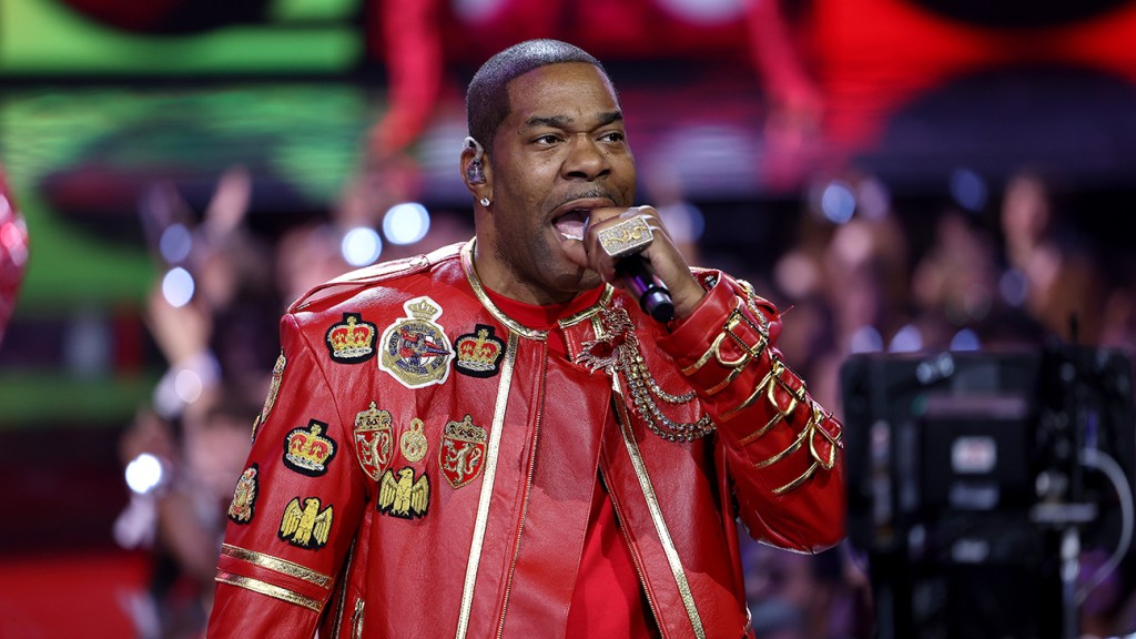Busta Rhymes Performs Medley, Pays Tribute to Ananda Lewis While ...