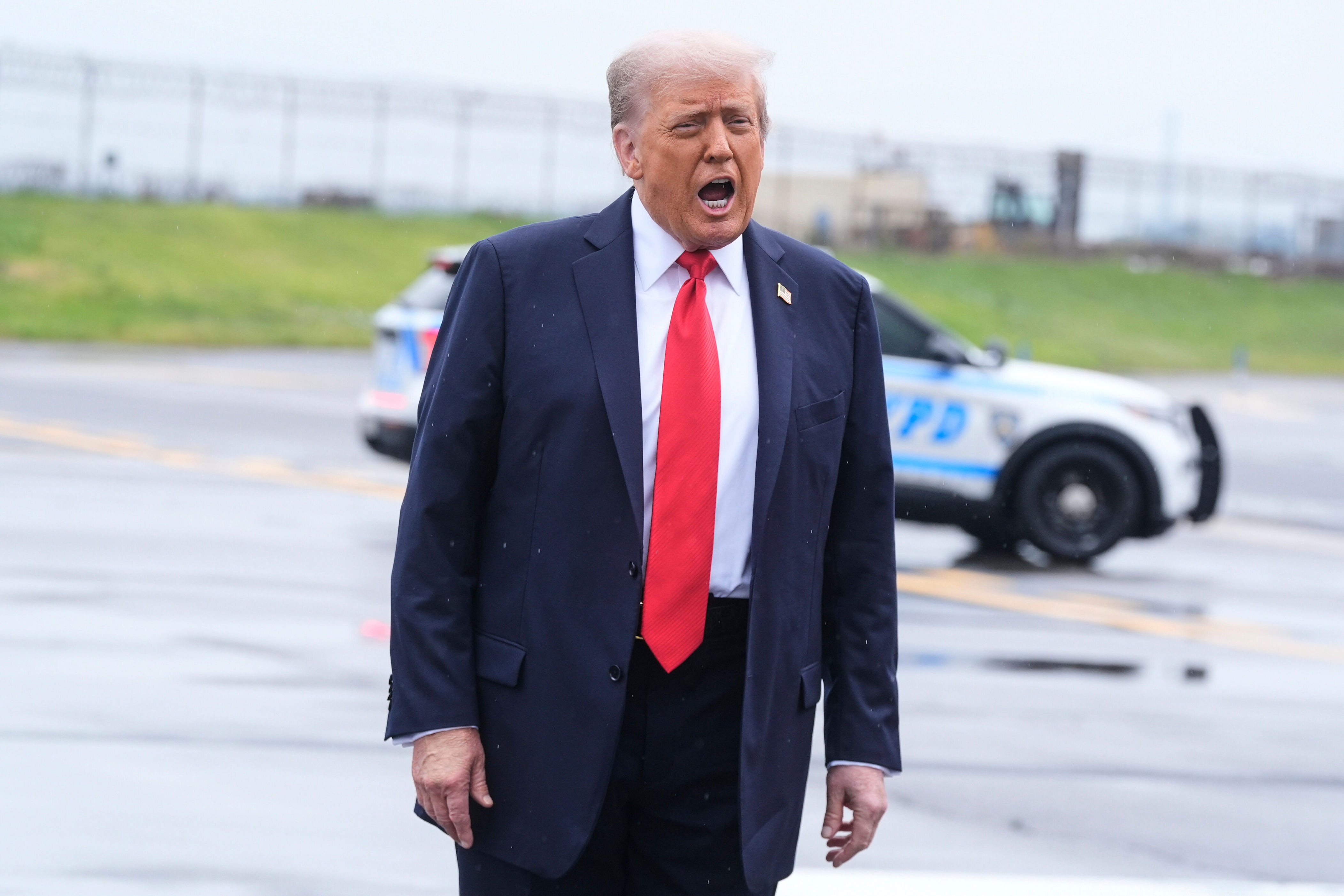 'Be Quiet!': Trump Throws A Fit, Calls Reporter 'Darling' During Off ...