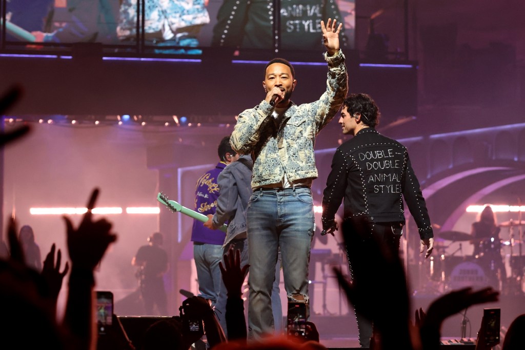 Jonas Brothers Joined by John Legend, 5 Seconds of Summer at L.A. Show