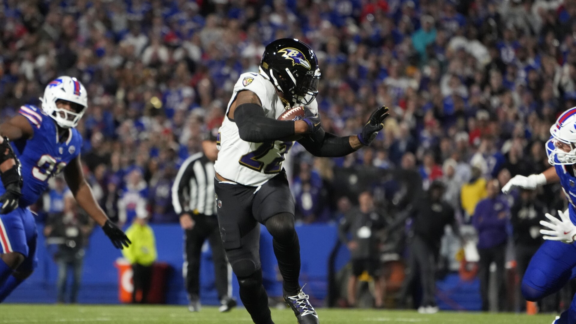 Sunday Night Football: Derrick Henry has 123 yards, Ravens lead 20-13 at halftime