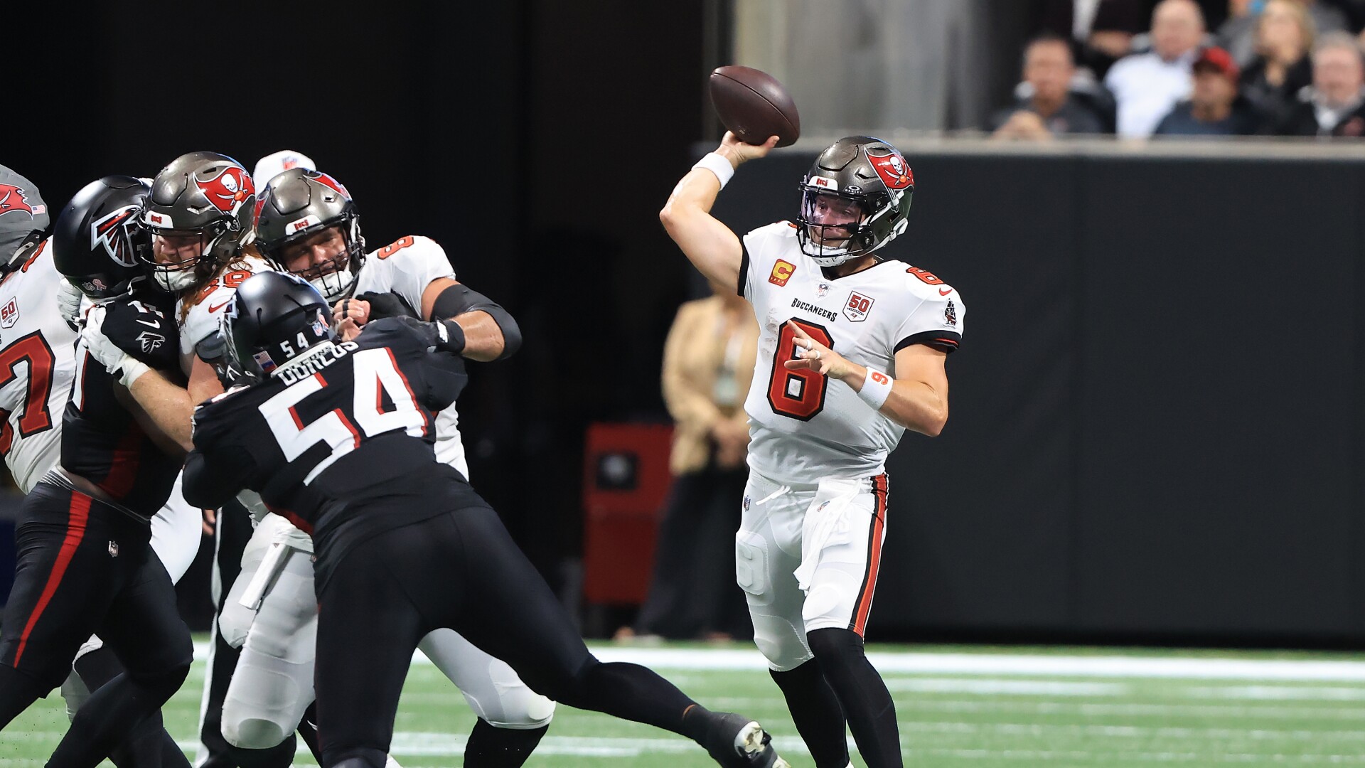 Baker Mayfield's second TD pass gives Bucs 17-10 lead