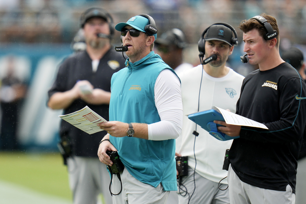 Lawrence and Etienne deliver as Jaguars open new regime with a 26-10 ...