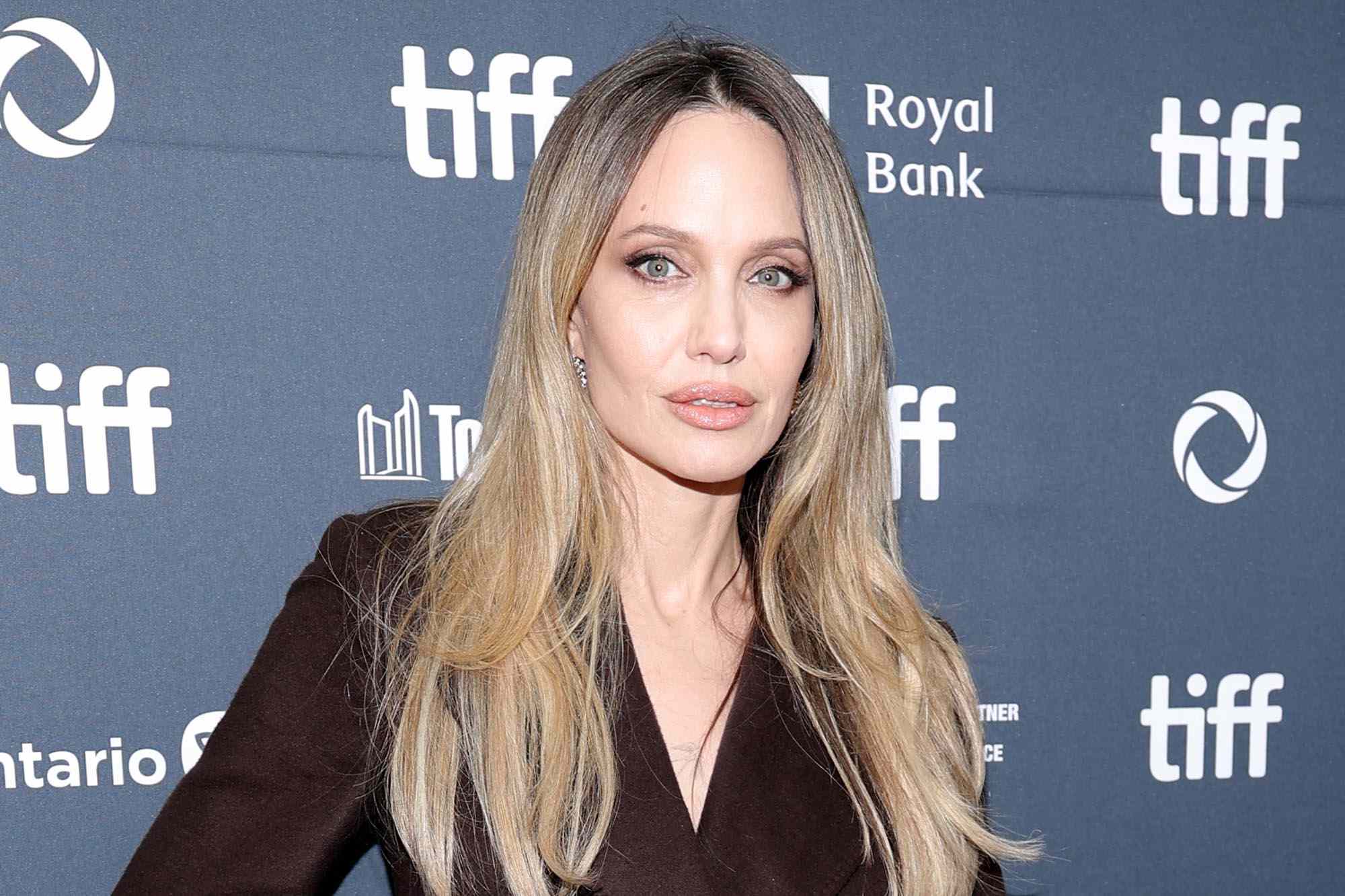 Angelina Jolie breaks down in tears recalling late mother's message to ...