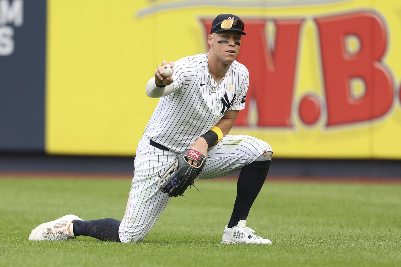 Scherzer tips changeup against Yankees, with Judge signaling Rice ahead of 3-run homer