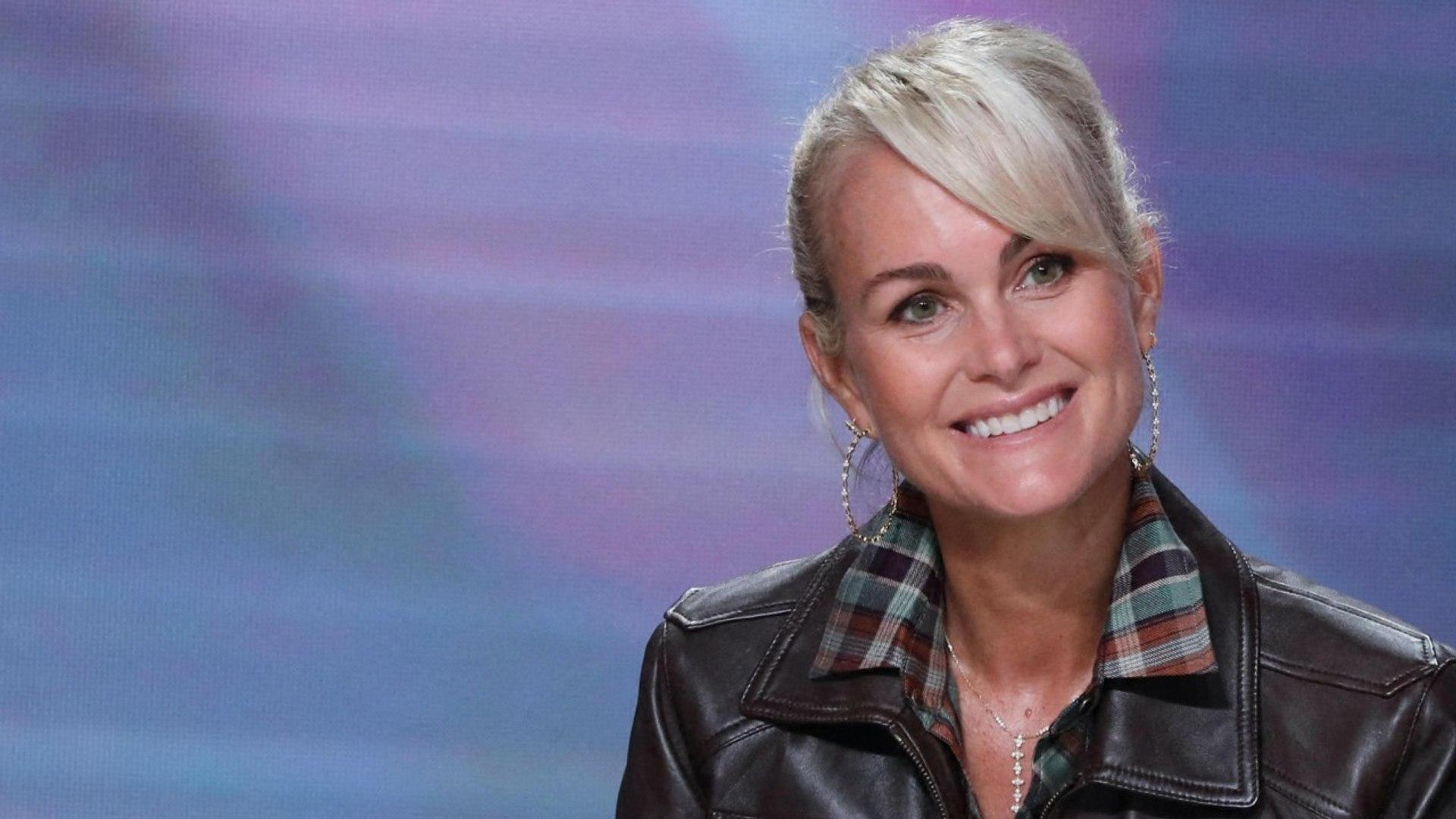 Jade Hallyday tendre et complice avec son chéri Aaron Thomas : le jeune ...