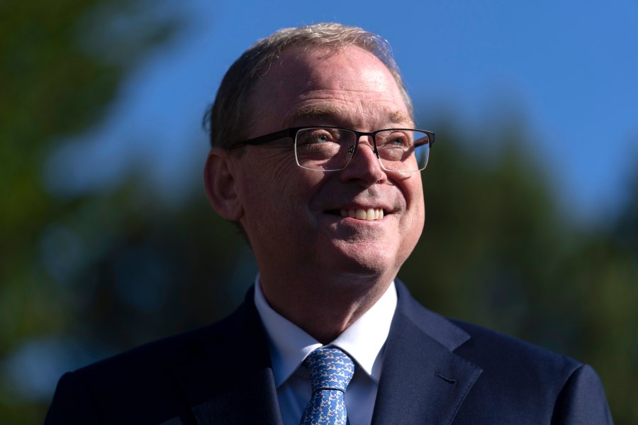 Trump economy adviser: Fed should be ‘100 percent’ independent of ...