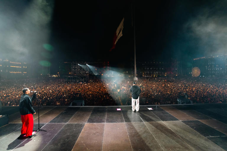 Crowd of 180,000 Chants 'Free Palestine' at Rapper Residente's Concert ...