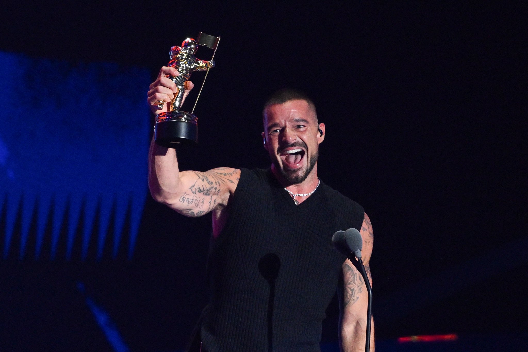 MTV VMAs Erupt as Ricky Martin Delivers Sizzling Living La Vida Loca ...