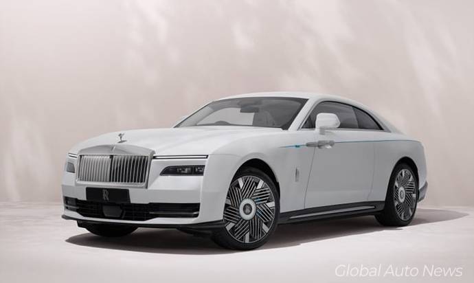 Rolls-Royce Transforms the Spectre with Cherry Blossoms, Starlight, and ...