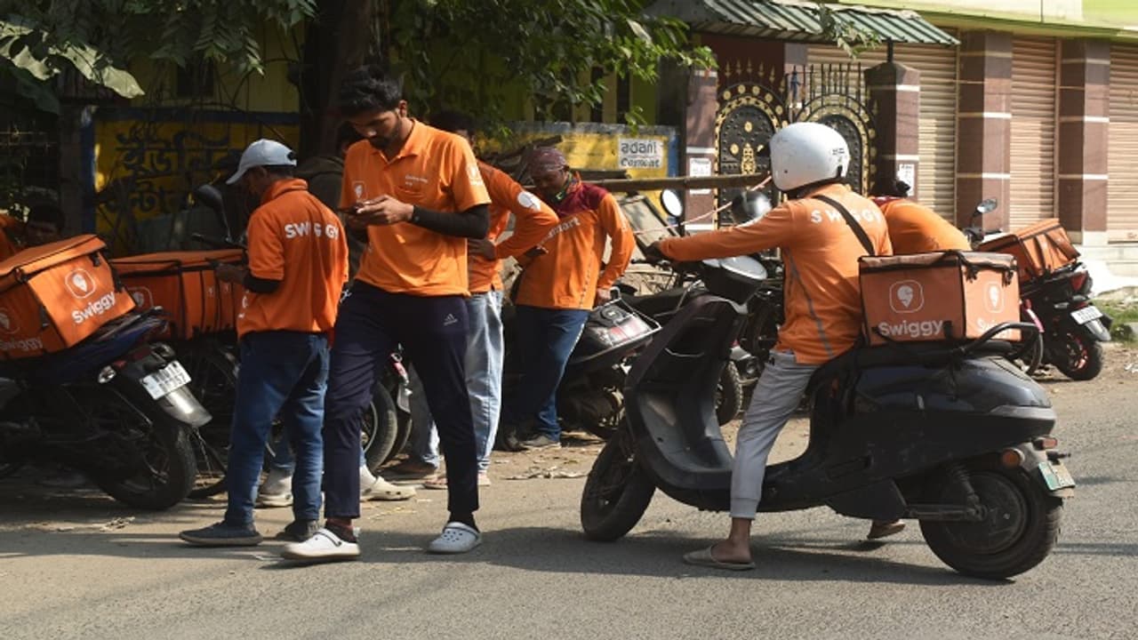 Food Delivery Platforms Face Higher Costs as QSRs Benefit from GST Cut ...