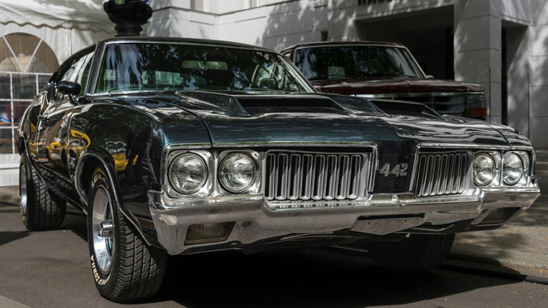 Pontiac GTO Vs Oldsmobile 442: How Do These Legendary Muscle Cars Compare?