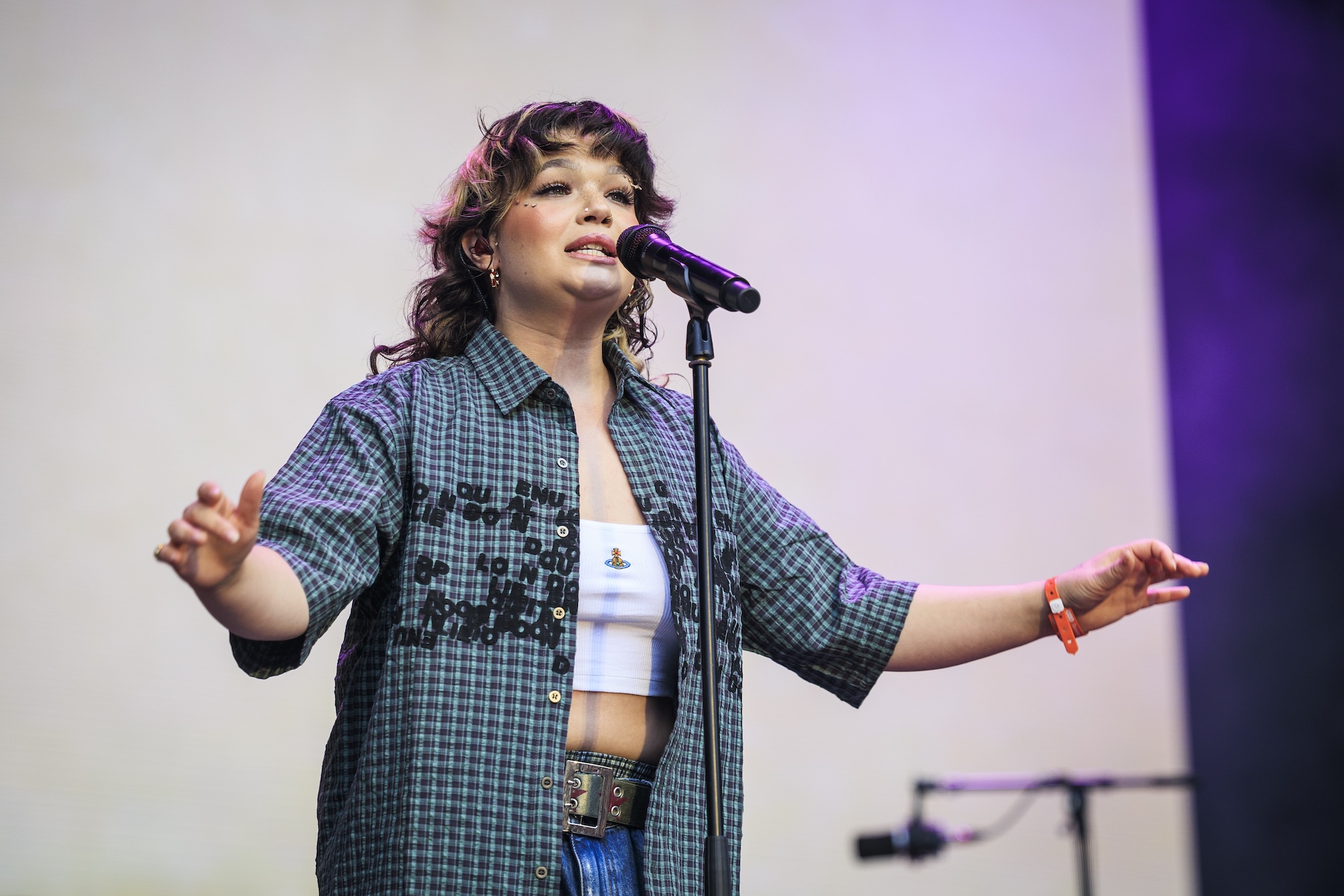 Who Is Lola Young? 5 Things to Know About the 'Messy' Singer
