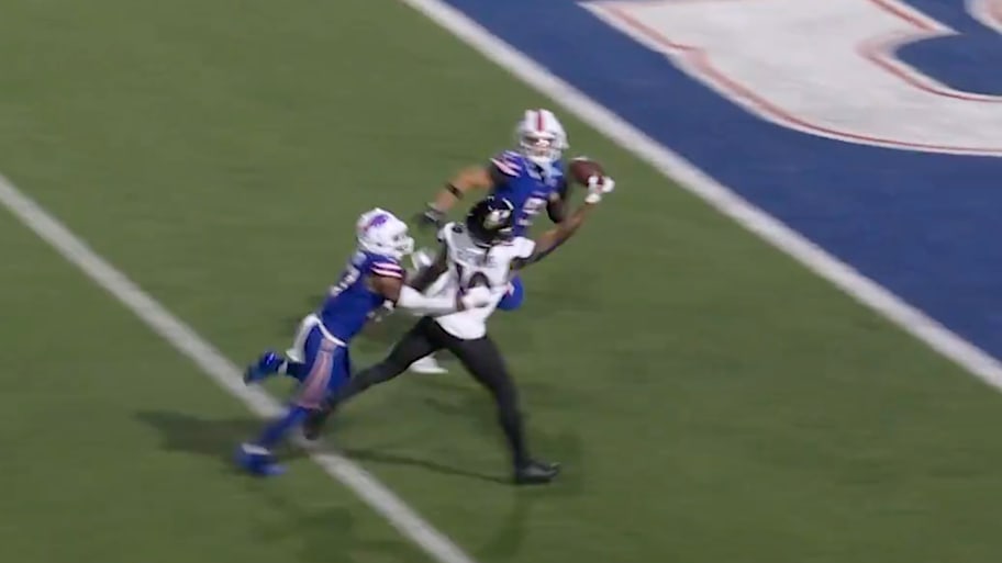 DeAndre Hopkins Makes Absurd One-Handed TD Catch in Ravens Debut