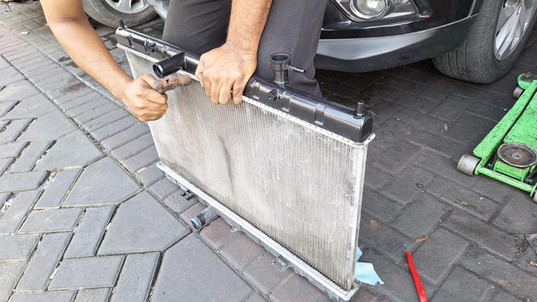 Efek Kerebus Coolant Bertahun-tahun, Ini Penyebab Upper Tank Radiator Bocor