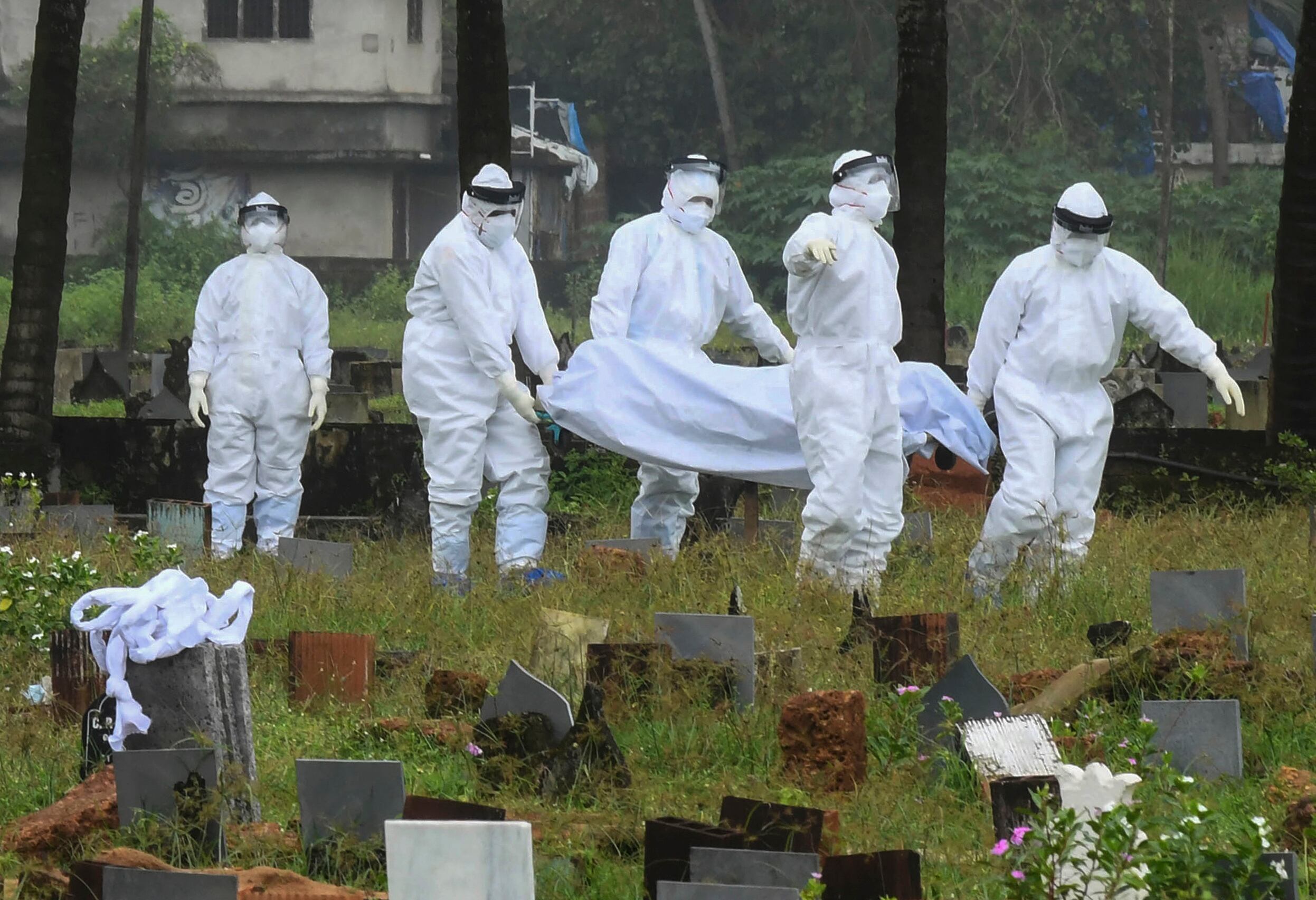 Nipah virus spread in India triggers 100 quarantines