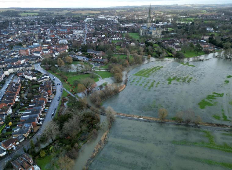 UK facing ‘flooding and droughts at the same time’ during wet autumn