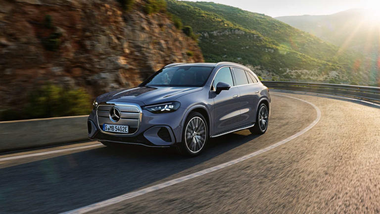 The Japanese luxury SUV that's quietly outselling the most popular Mercedes