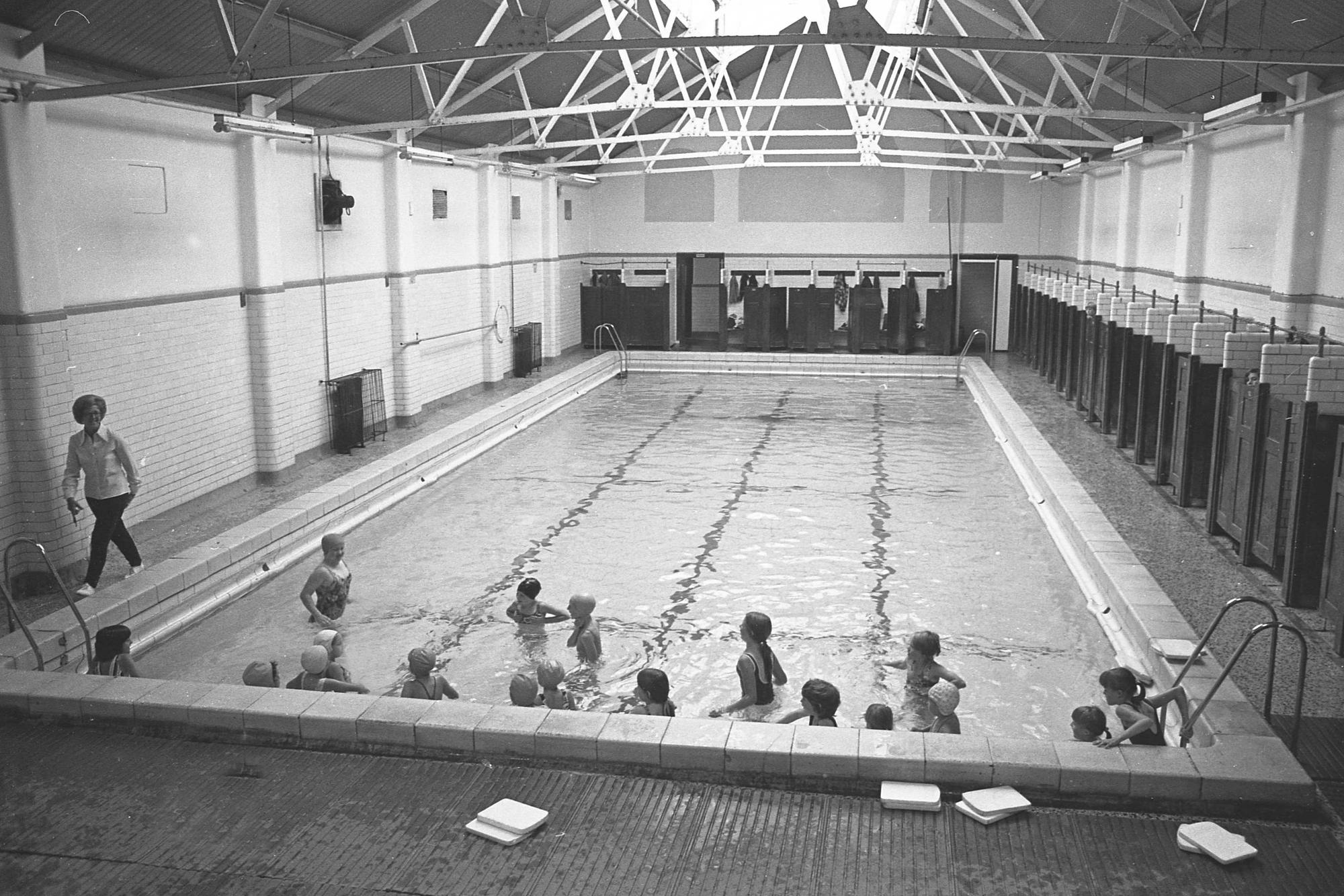 The day the High Street Baths faced the end of the road - 50 years ago ...