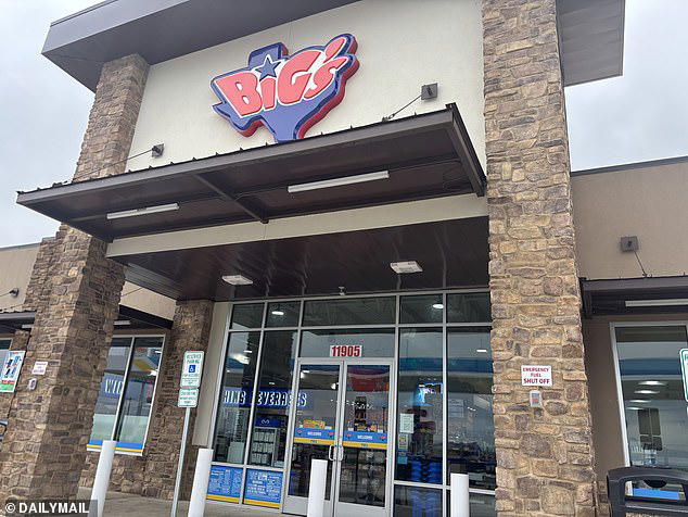 Powerball frenzy sweeps Texas town as store that sold $1.8 billion ...