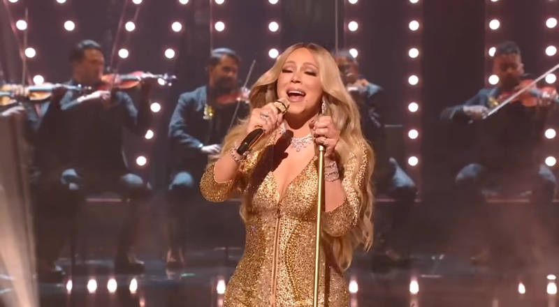 Mariah Carey wins first VMA with Vanguard award, performs career ...