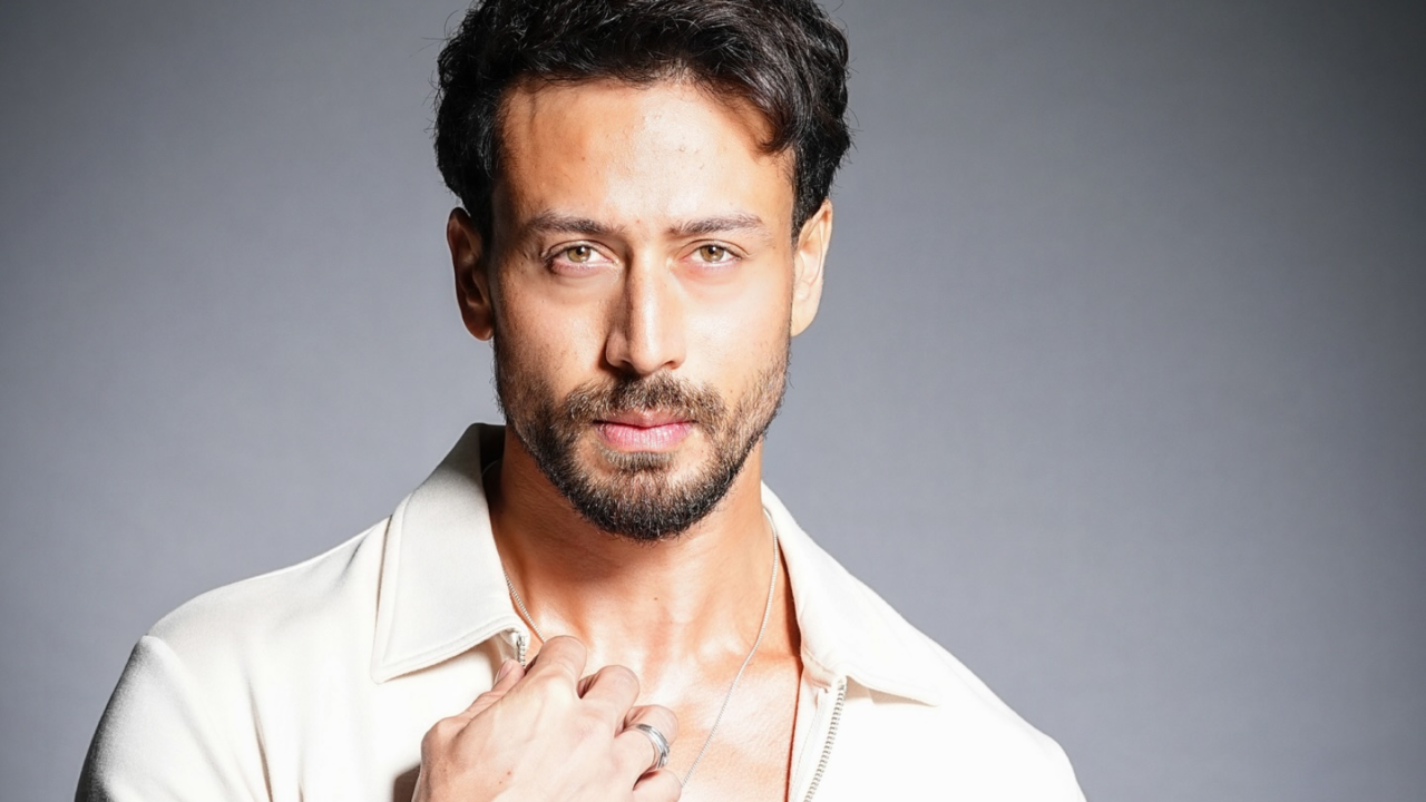Tiger Shroff, the star of Baaghi 4, has sold his Khar apartment for an ...