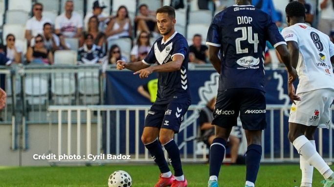 Girondins : Bordeaux s’impose face à Locminé et reste sur le podium de ...