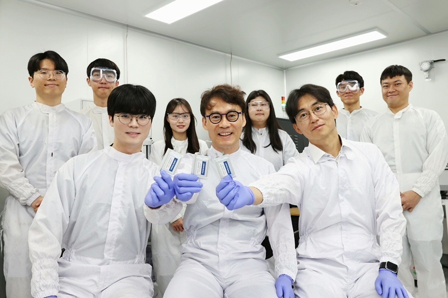 Researchers Solve Dendrite Issues in EV Batteries