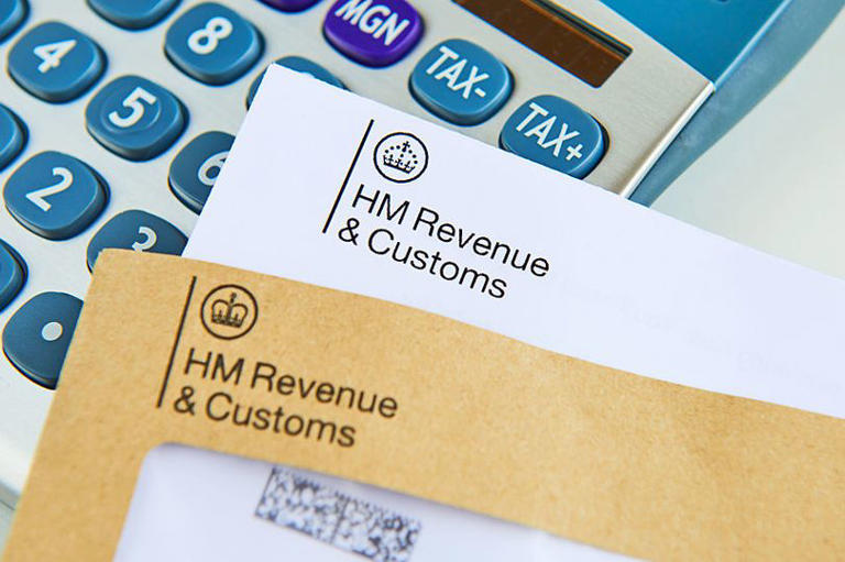 HMRC new alert as some UK workers can get money back - check your ...