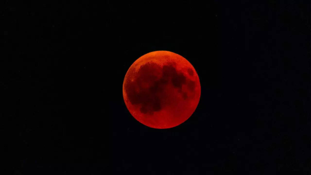 7 longest lunar eclipses in the history of humanity