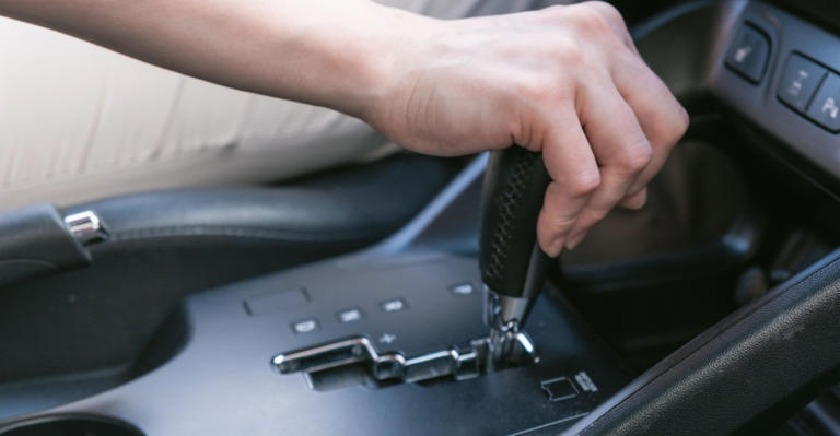 Nesten alle bilister gjør en stor feil med automatgiret i oppoverbakke ...