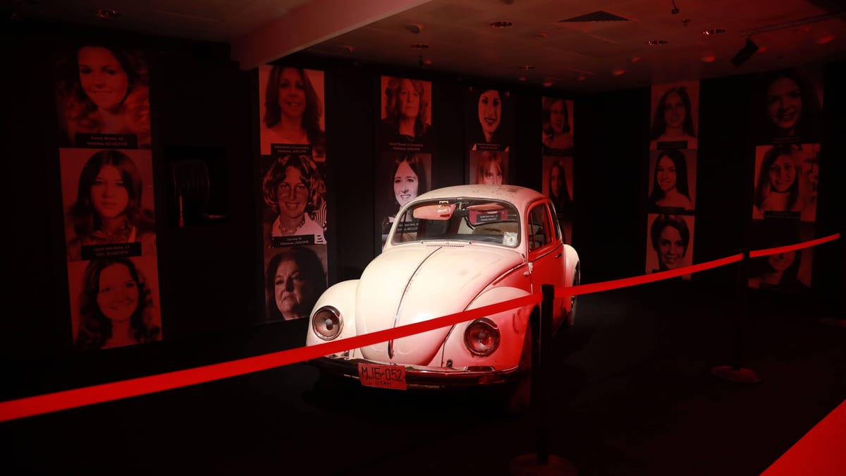 Serienkiller-Ausstellung: Von einem Mörder über Mörder