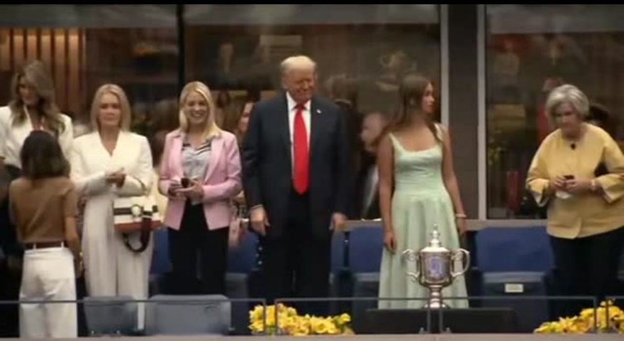 Sinner-Alcaraz, i fischi a Trump in tribuna per la finale agli Us Open ...