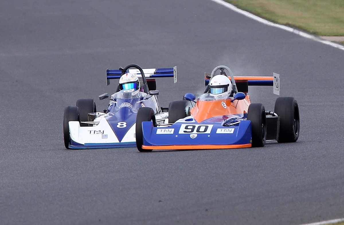 Historic FF2000 title rivals collide at category's Mallory Park ...