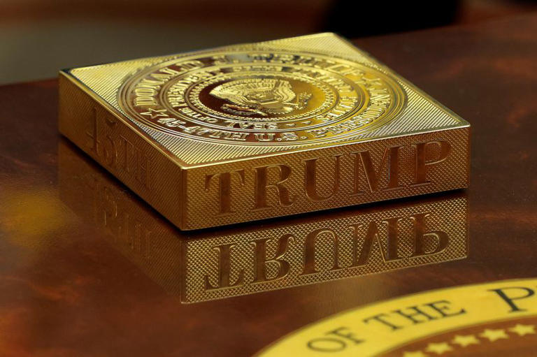 Donald Trump’s Oval Office bling exposed as knockoff £43 plastic ...