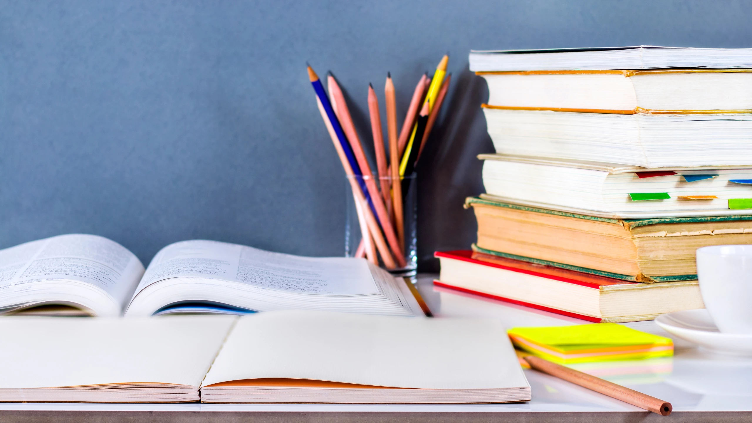 Manuels scolaires en Ile-de-France : controverse sur le virage numérique