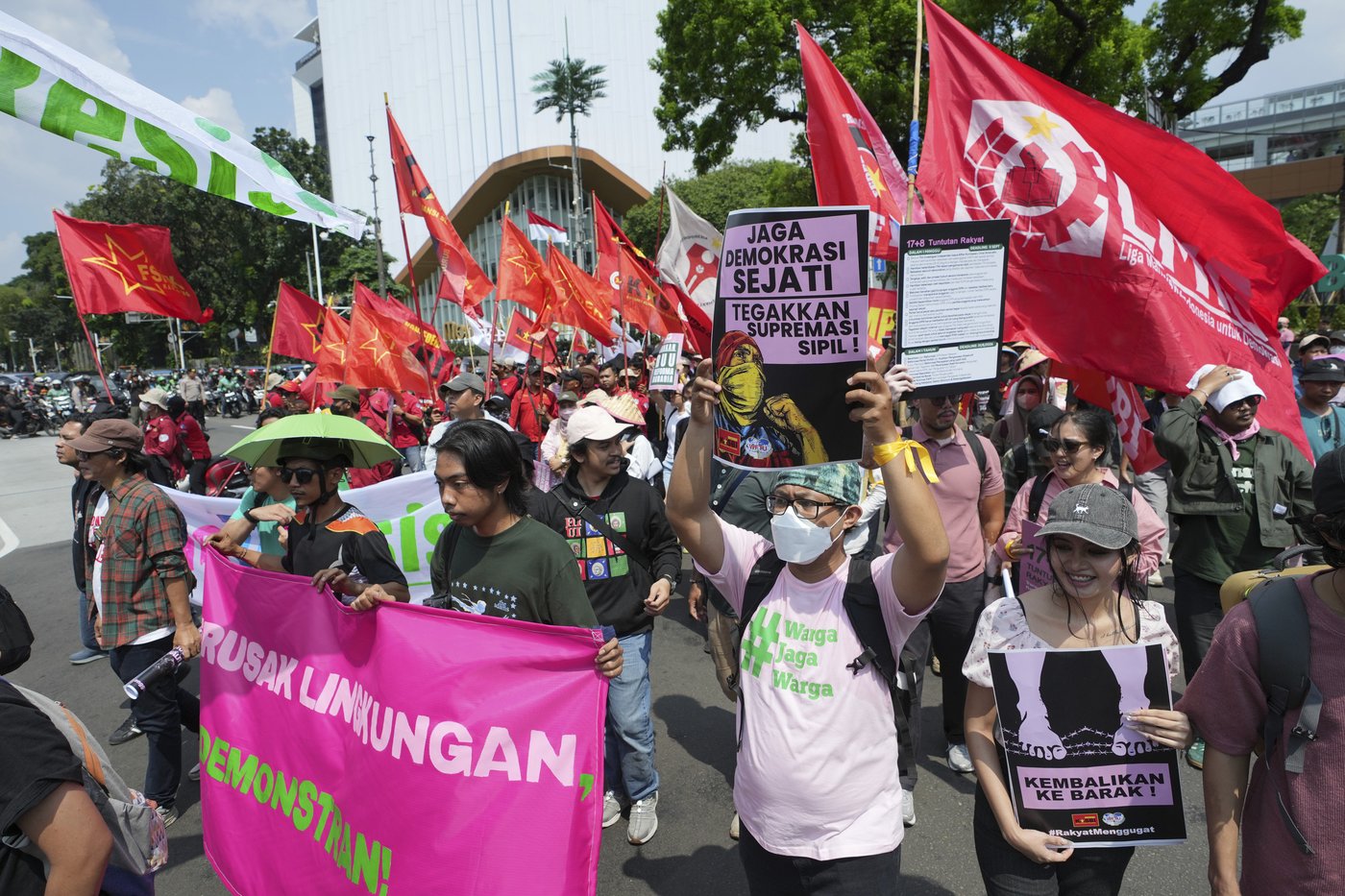 Indonesian leader fires ministers of finance and security after deadly ...