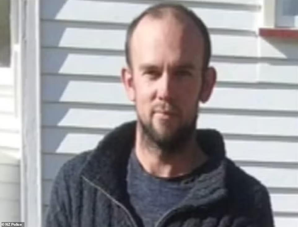 Missing children found at campsite after police shoot Tom Phillips