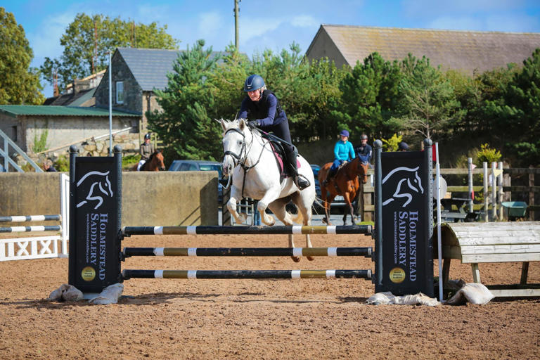 Horse Week: Arena jump mix and showjumping at Ardnacashel Equestrian