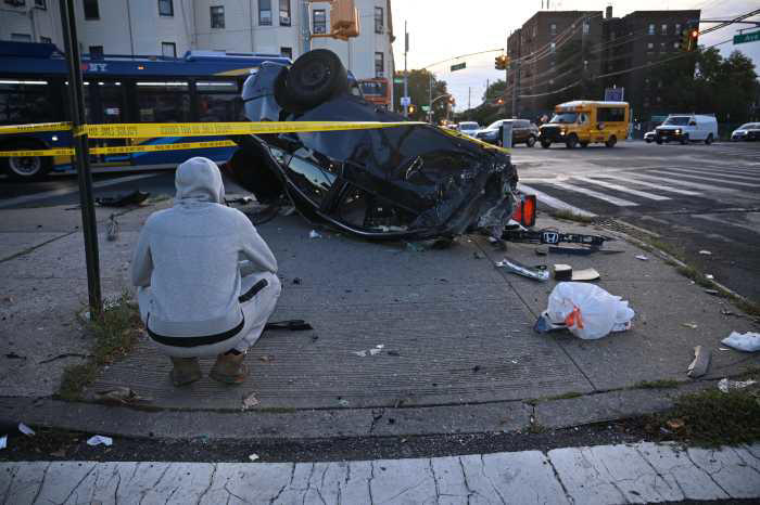 41-year-old suspect ejected, dies after stolen car crash in Brooklyn: NYPD