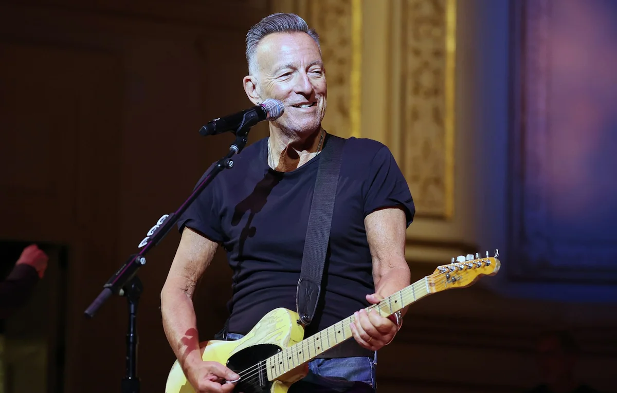 Bruce Springsteen, l’esibizione a sorpresa alla Monmouth University per ...