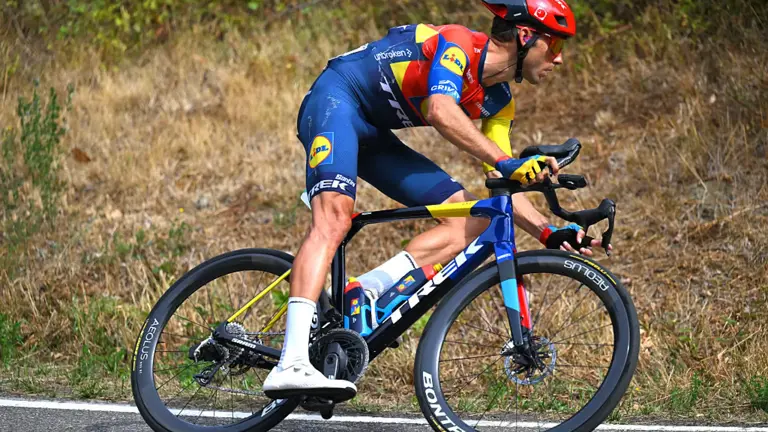 Carlos Verona estalla tras la caída de Javi Romo por un activista ...