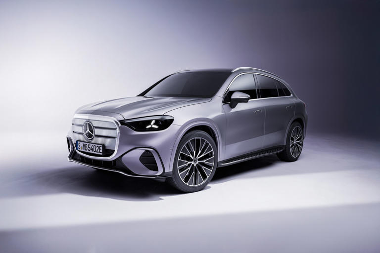 Mercedes-Benz introduces all-electric GLC 400 4Matic with EQ Technology