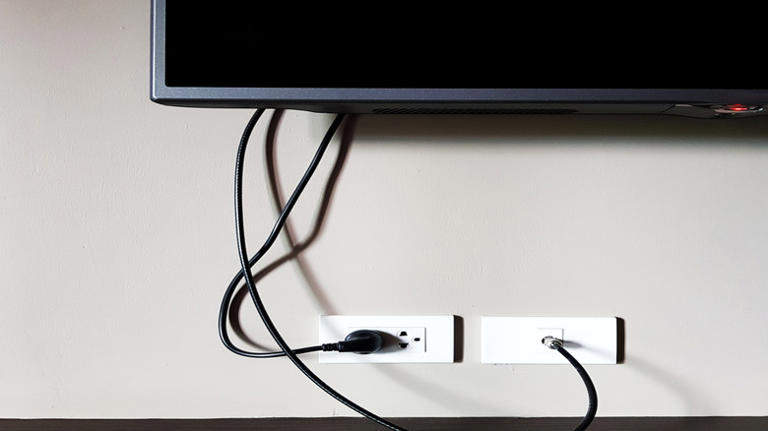 Why A Samsung TV Might Not Turn On (Even Though You Can See The Red Light)