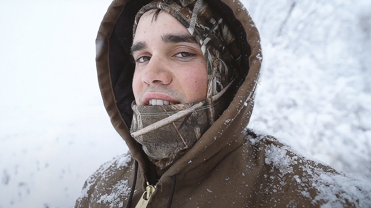 Surviving in the woods (blizzard) - 24 hour challenge